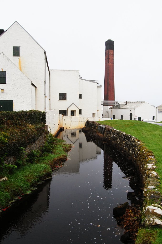 Fahrenheit 173 - Distillery photo: Lagavulin-3